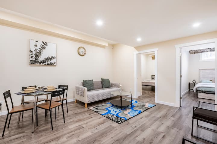 Two Bedroom Basement Suit, Street Parking. - Calgary