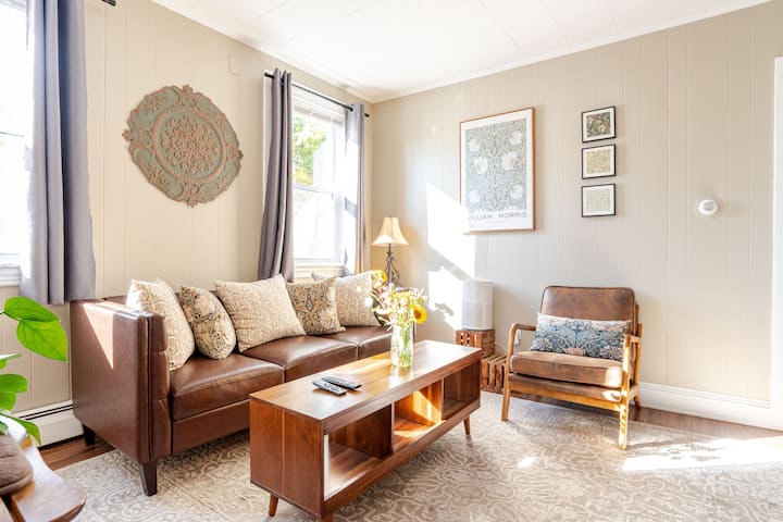 ⭐️✨⭐️ West End Old Port Clean, Cozy, Convenient - Portland