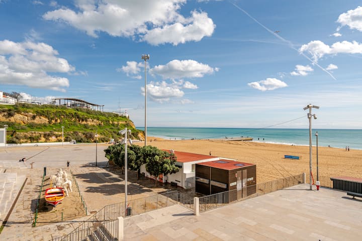 Down Town Beach House - Albufeira