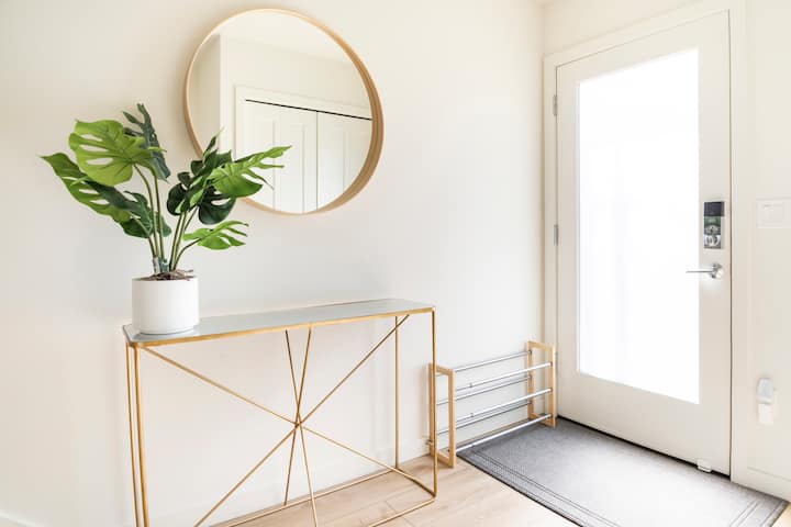 Private En-suite 1 King Bed/1-bath - Edmonds, WA