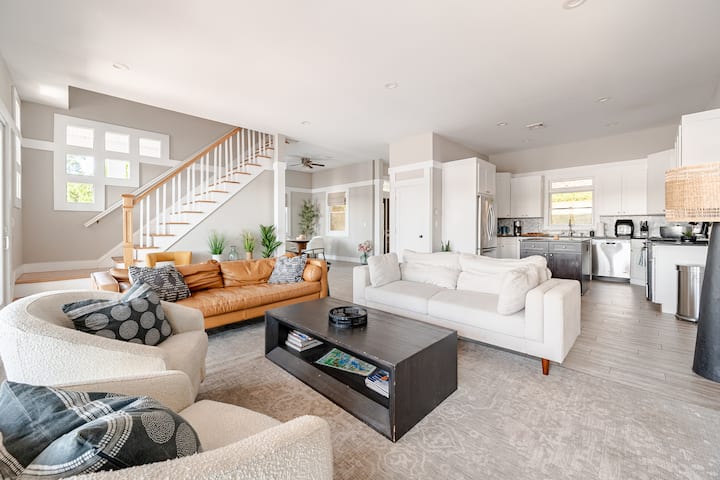 Stunning Lakefront House Monthly Rental - Lake Hopatcong, NJ
