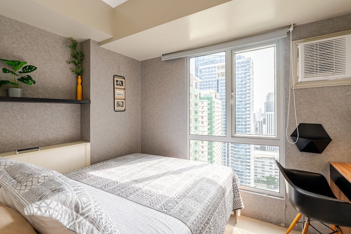 Wifi 529mbps, Queen Bed, 50in Tv, Netflix, 2 Pools - Cebú