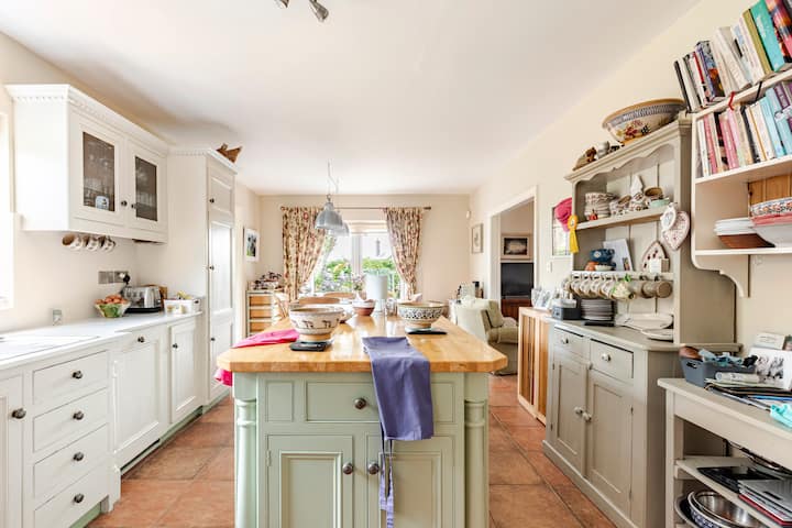 Cozy Bedroom In A Charming Country House. - Oranmore