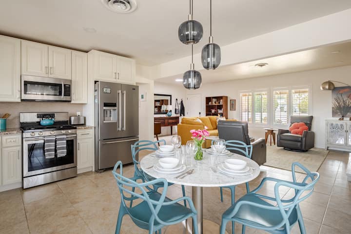 Guests Rave: Super Clean, Fully Stocked Home - Yucca Valley, CA