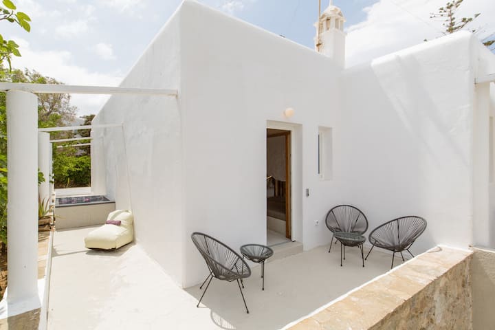 Executive Suite With Outdoor Hot Tub And Balcony - Mykonos