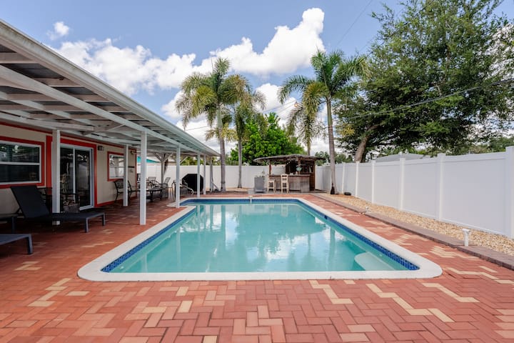 Private Heated Pool 2bd/1ba Just 6 Miles To Siesta - Sarasota, FL