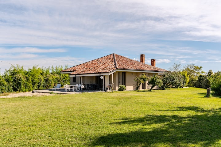 Private Villa With Garden In Wine & Truffle Area - Olaszország