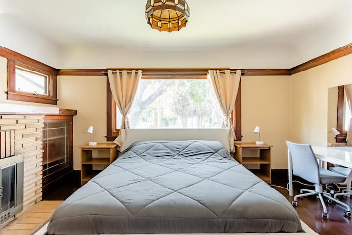 R4: Bright & Spacious Br W/king Bed In Downtown Sj - San Jose, CA