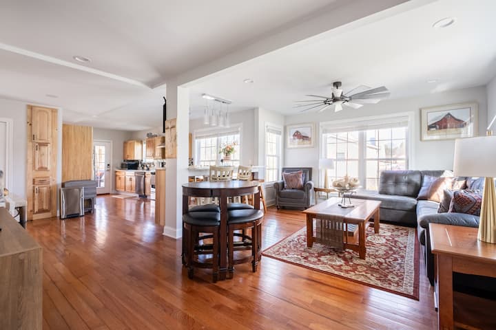 Beautiful & Comfortable 5 Bdrm/3 Full Bthrm House. - High Point, NC