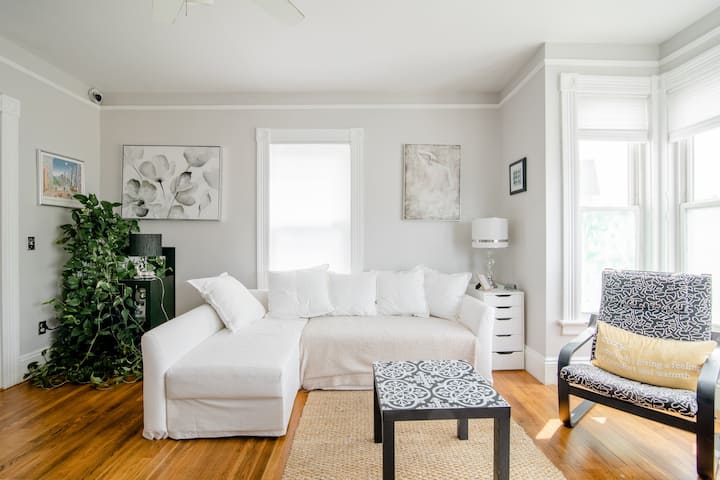 Beautiful Cheerful Private Room In A Cozy Condo - 로드아일랜드