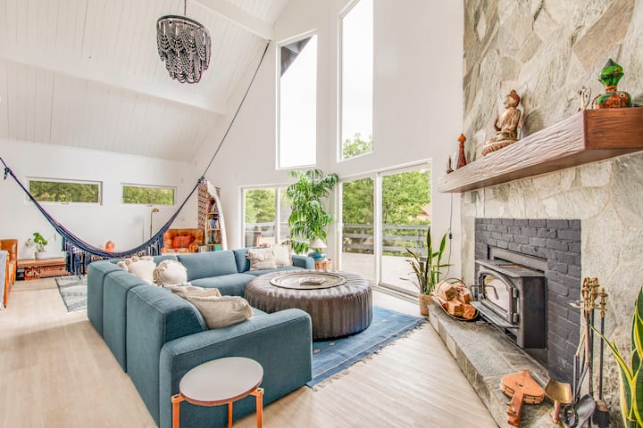 Modern Boho A Frame With Self Contained Studio - Lake Arrowhead, CA