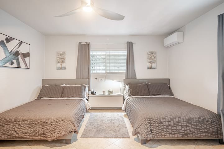 1 Bedroom 1 Bath With Separate Entrance & Parking - Las Vegas, NV