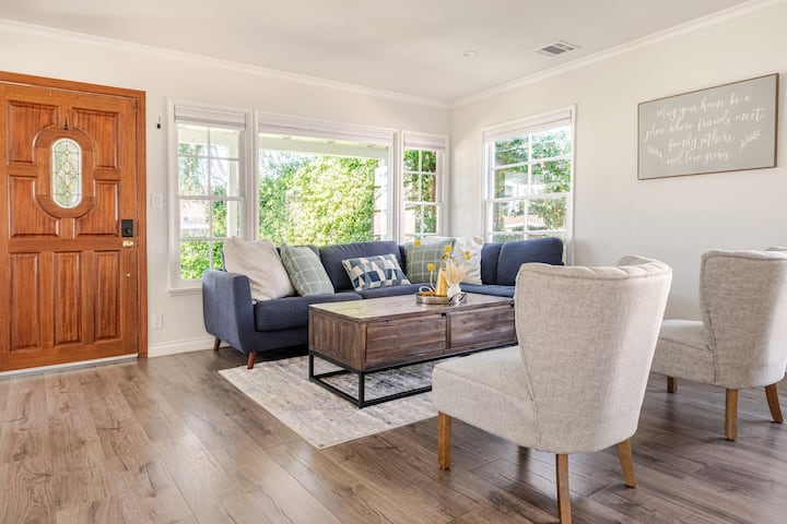 Elegant Burbank Beauty: Affordable Comfort Awaits - Burbank, CA