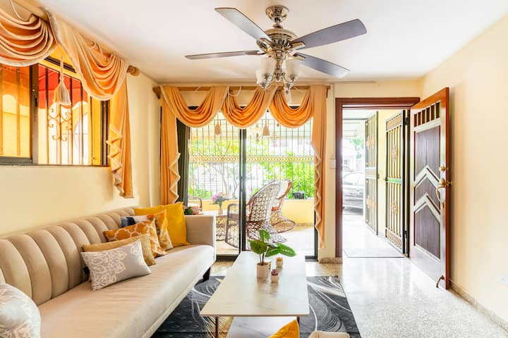 Casa Espaciosa, Residencial Cerrado De Alma Rosa I - Dominican Republic