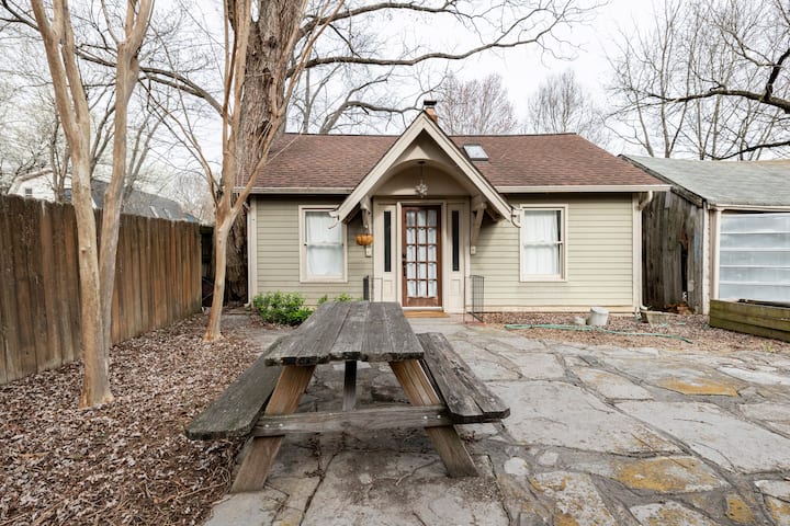 Adorable 1 Bedroom Guest Cottage In East Nashville - Nashville, IN