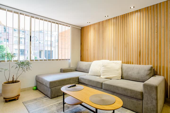 Modern Spacious Condo In San Joaquin - Medellín