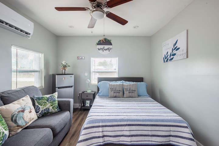 Private Room 12 Minutes From The Beach - Vero Beach, FL