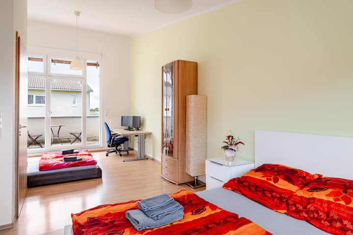Big Room Incl. Balcony, 15 Min To Fair/city - Francfort-sur-le-Main