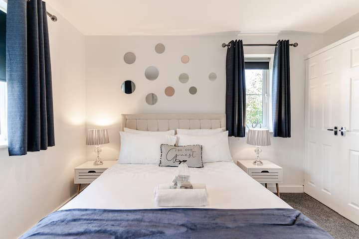 Lichfield Cathedral Luxury 2 Bed Apartment - Staffordshire