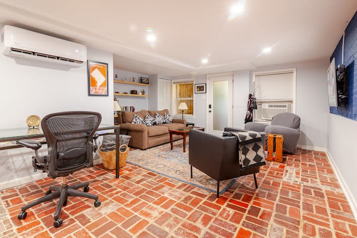 Delightful 1 Bdrm/2 Bed In Center Of Capitol Hill. - Washington, DC