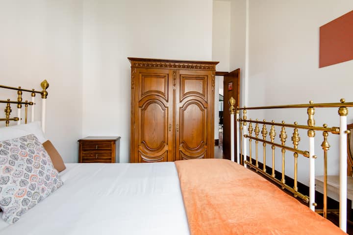 Private Double Room With Bathroom, Funchal Center - Funchal