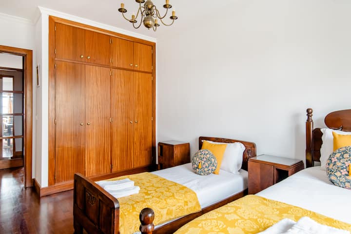 Private Twin Room With Bathroom, Funchal Center - Funchal