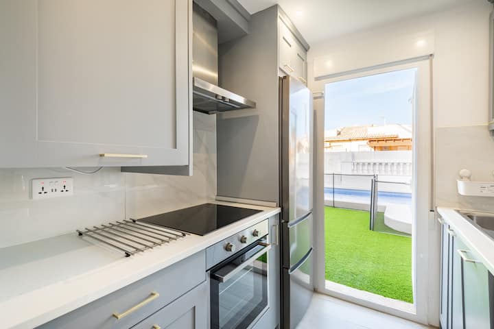 Luxury Villa | Large Private Pool | Caboroig Strip - La Zenia