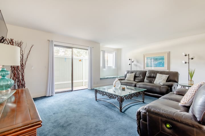 Beach Heaven! Huge Townhouse By The Beach! - Huntington Beach Pier