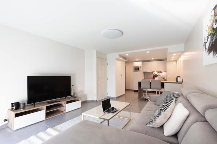 Magnifique T2 Centre De Cannes 200m Rue D'antibes. - Cannes