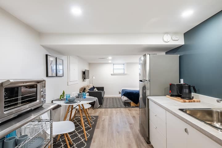 Cottage In The City - Dt, Private, Walkable, Quiet - Calgary