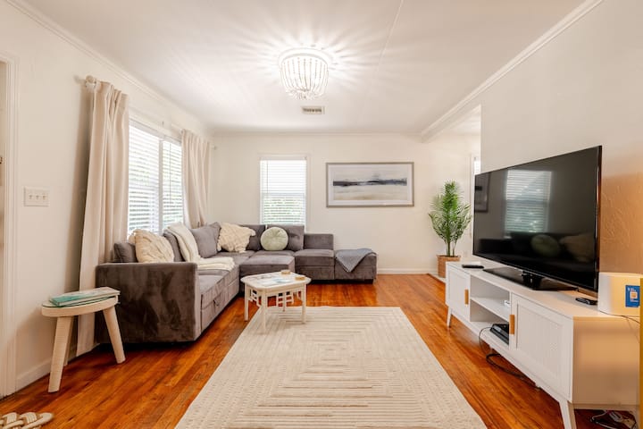 Stylish West Palm Style Boho Bungalow/nr Beaches - West Palm Beach, FL