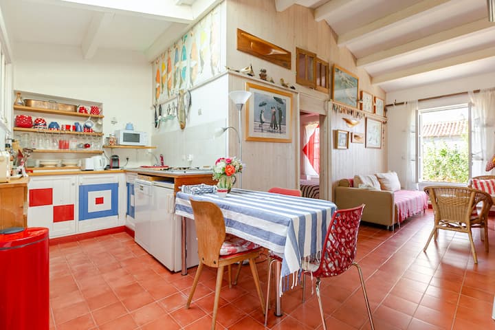 Jolie Maisonnette Avec Jardin Partagé - Île de Ré