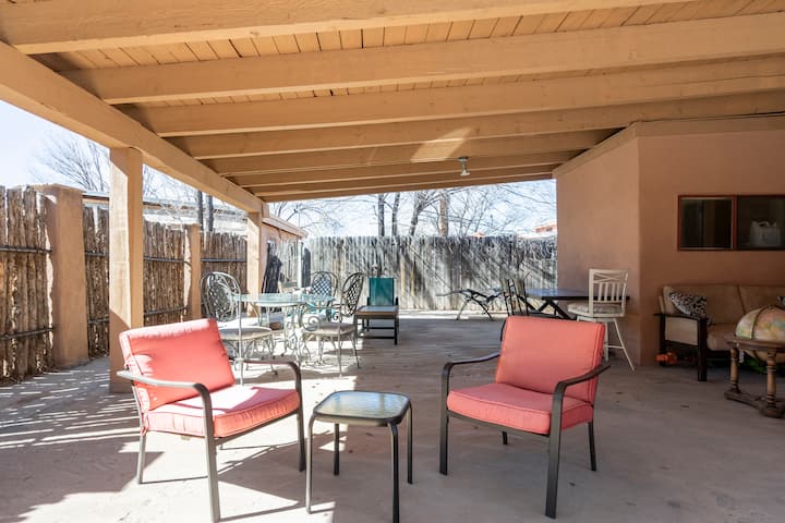 Railyard Adobe Duplex Gated, Spacious, Parking - Santa Fe, NM