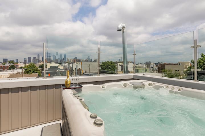 Hot Tub On Roof Deck - Philadelphia, PA