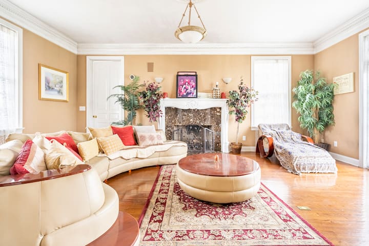 Exquisite & Charming 1-bedroom In Mansion - Ashville, OH