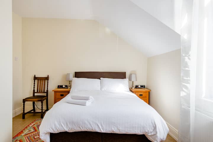 Beautiful Private Bedroom With En-suite Bathroom. - Belfast
