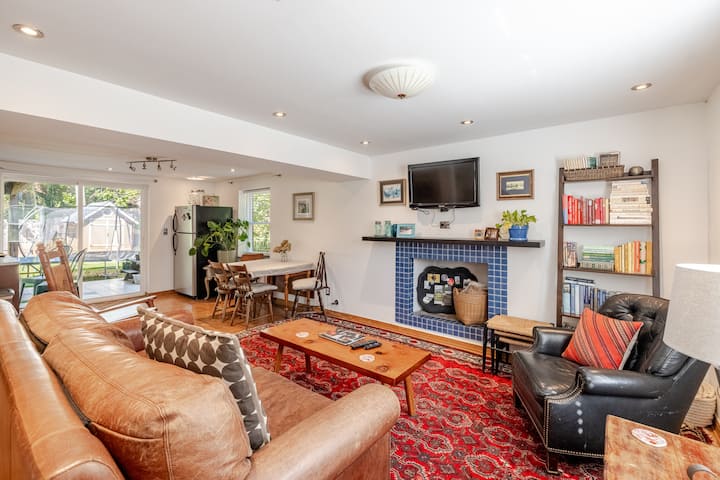 Homey 2 Bedroom Apartment In Charlottesville - Charlottesville, VA