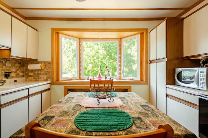 Large Studio Near Buckeye Lake: No Smoking - Ohio