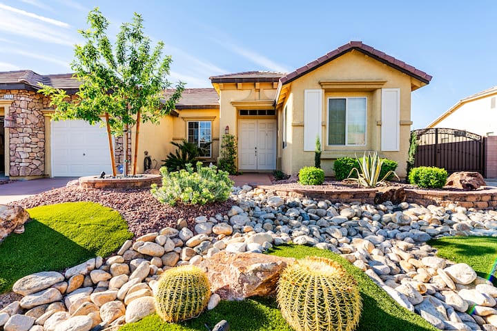 Bissfull Blueberry Hideaway 5br Oasis Near Strip. - Las Vegas