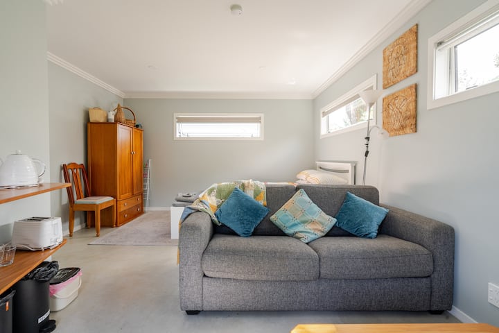Private And Comfortable Modern Guest Cottage - Auckland
