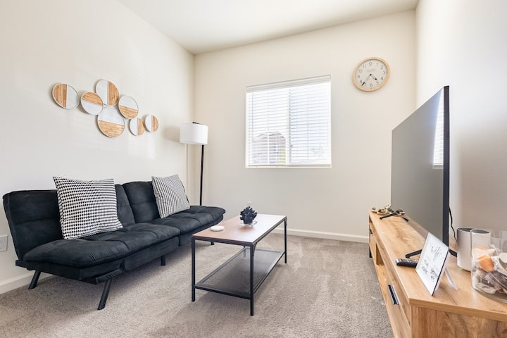 Brand New - Modern And Cozy Private Guest Suite - Merced, CA