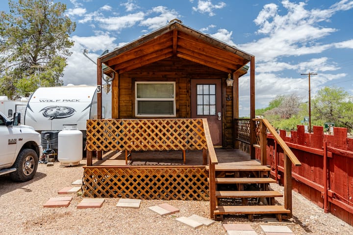 Cabin # 3 - Tombstone Honeymoon Cabin With Hot Tub - Tombstone, AZ