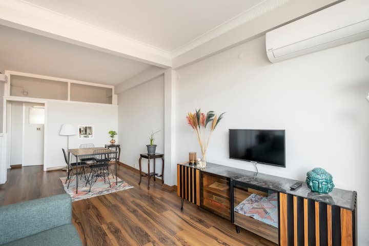 Renovated  2br Flat With Bosphorus View In Taksim - İstanbul