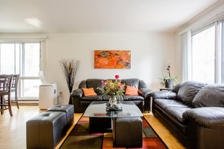 A Room In A Homely Home - Montreal