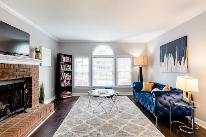 Stone Mountain Master Suite|amazing Patio & Pool - Stone Mountain, GA