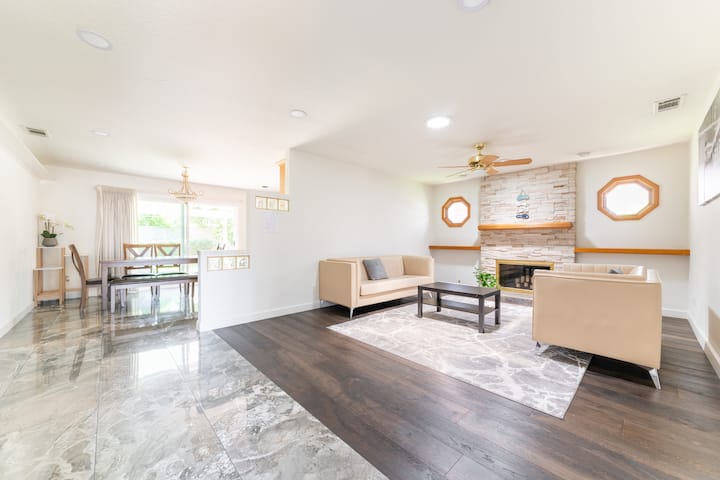 Charming & Quiet 3-br Home By Beaches & Disneyland - Huntington Beach, CA