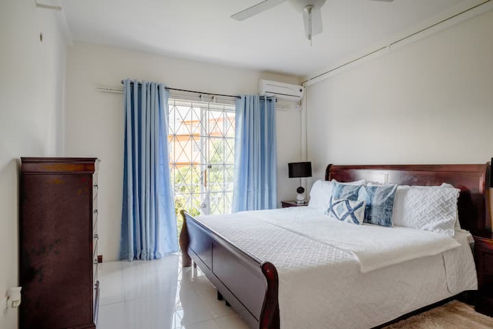 Blue Oasis Suite - Kingston