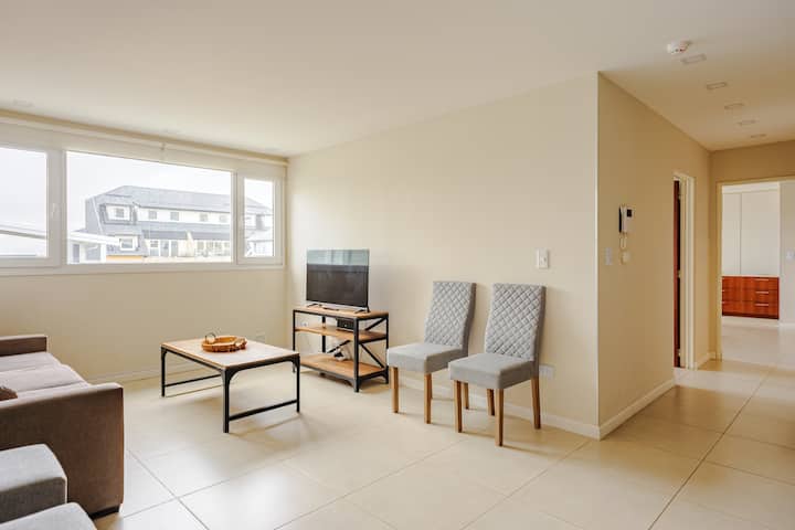 Centric 2 Bedroom Apartment. - Ushuaia