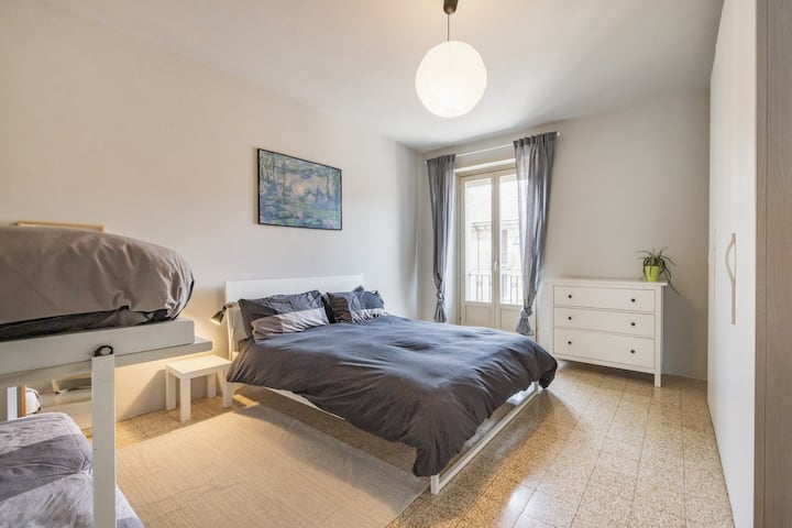 Cozy Apartment, Porta Susa Train/bus/metro Station - Torino