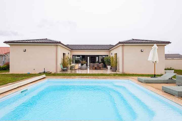Maison Neuve Piscine Billard, 5/7 Pers, 2 Chambres - Avermes